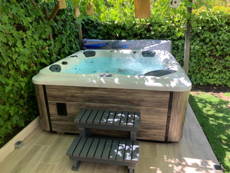 Instalaciones privadas de Jacuzzis en interior y exterior • Goccia Spa