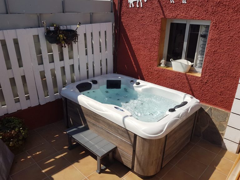 Instalaciones privadas de Jacuzzis en interior y exterior • Goccia Spa