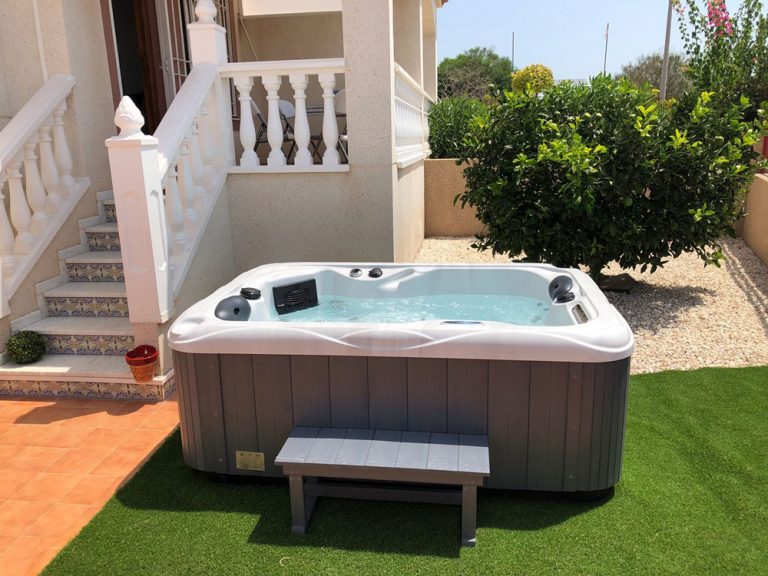 Instalaciones privadas de Jacuzzis en interior y exterior • Goccia Spa