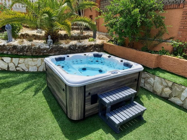 Instalaciones privadas de Jacuzzis en interior y exterior • Goccia Spa