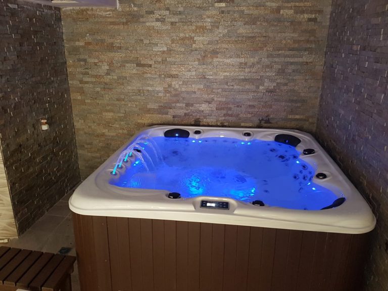 Instalaciones privadas de Jacuzzis en interior y exterior • Goccia Spa