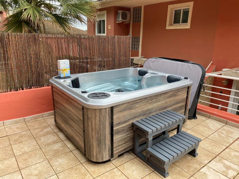 Instalaciones privadas de Jacuzzis en interior y exterior • Goccia Spa